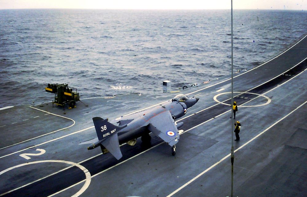 HMS Hermes and HMS Invincible - Deck marking sizes during the Falklands ...